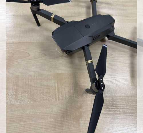 Квадрокоптер DJI Mavic Pro 1