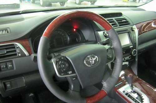Camry 50 Руль с Деревом деревянной вставкой V1GF6