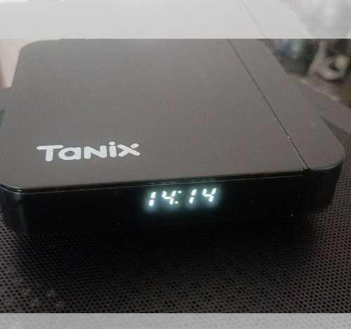 SMART tv приставка Tanix W2