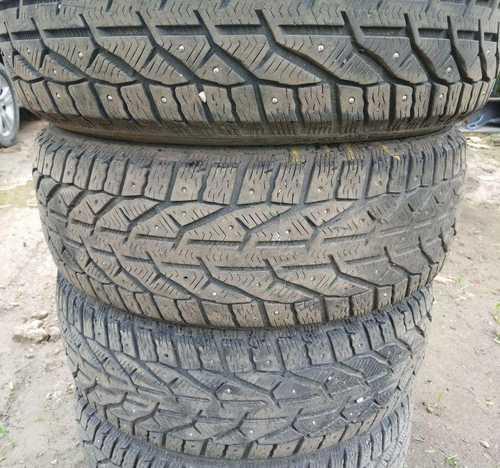 Tigar SUV Ice 215/60 R17