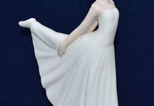 Фарфоровая статуэтка- юная балерина (36)