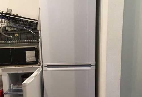 Холодильник Hotpoint Ariston, 185 см, бу