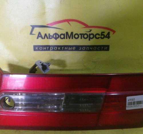 Вставка между стопов задняя правая Toyota Corona