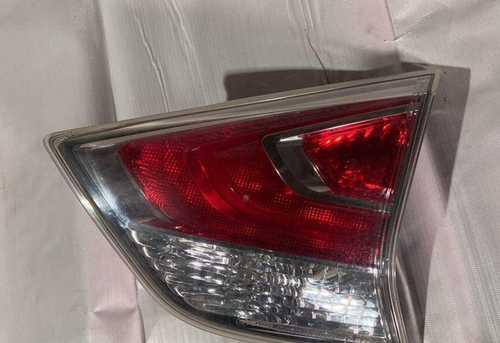 Задний правый фонарь в багажник Nissan X-trail T32