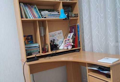 Письменный стол для школьника со шкафом бу