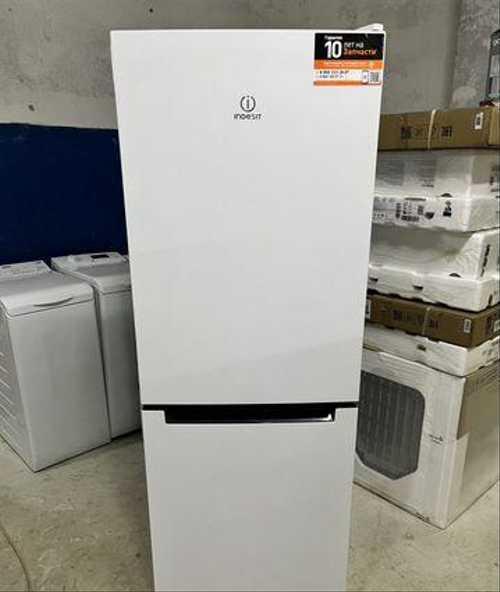 Холодильник с морозильником Indesit DSN16 269л 167