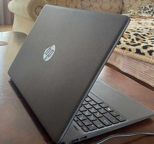 Ноутбук HP laptop 15s-eq1136ur