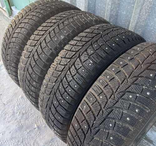 Laufenn I Fit Ice LW 71 215/60 R17