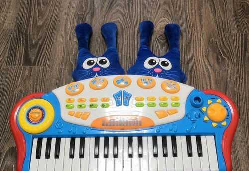 Детский игрушечный синтезатор /пианино