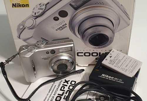 Nikon Coolpix E5200 цифровая фотокамера Япония