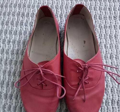 Туфли женские на шнурках без каблука 38 красные