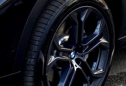 Pirelli P Zero 275/40 R21 и 315/35 R21 111Y