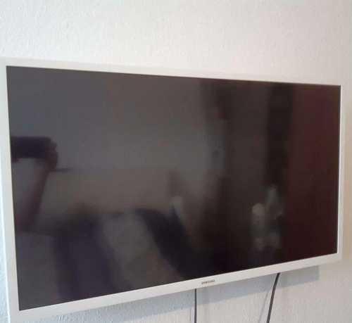 HD Телевизор Samsung UE-32 N 4010 auxru 32