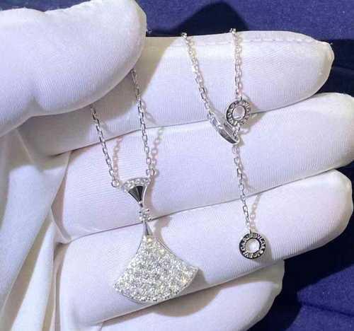 Колье Булгари из золота, бриллианты 0,85 ct