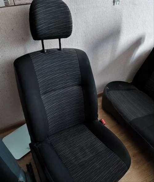 Сиденья пассажирское Renault Logan 1