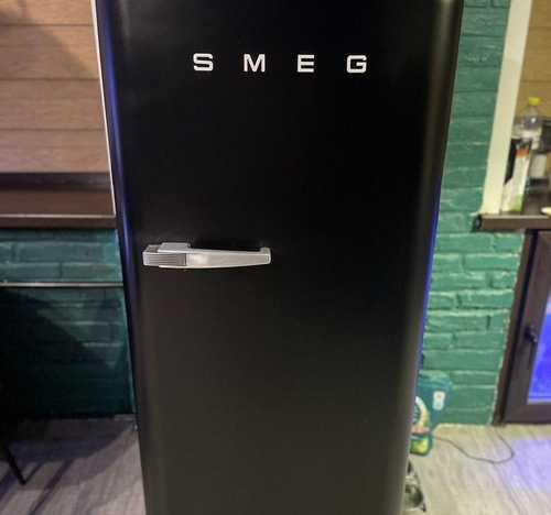Холодильник smeg черный матовый
