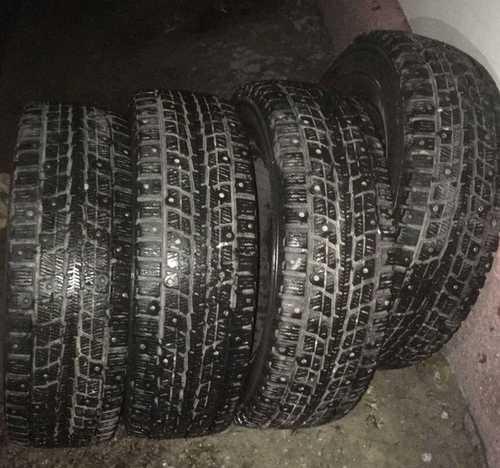 Dunlop SP Winter Ice 01 185/70 R14