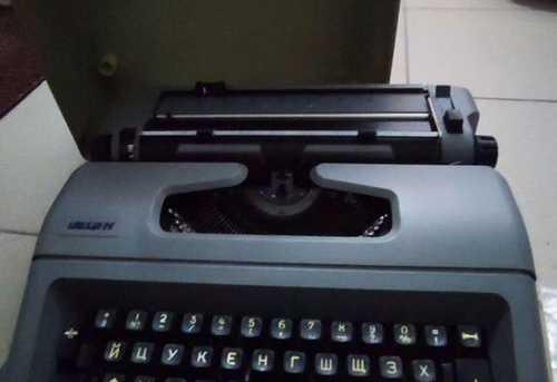 Печатная пишущая машинка Ивица-М