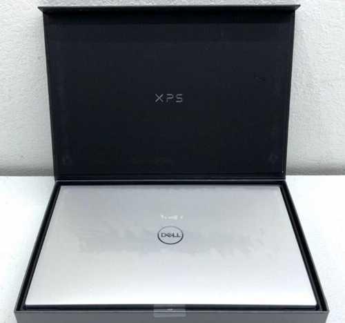 Dell XPS 17 9720 17" UHD+ i7 12700H RTX 3050 32GB