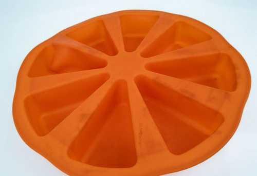 Необычная оранжевая силиконовая форма для выпечки