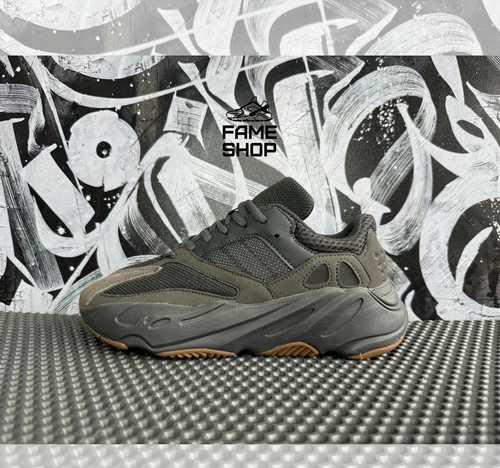 Кроссовки Adidas Yeezy Boost 700 "Utility Black"