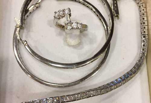 Комплект из серебра - кольцо, серьги, браслет