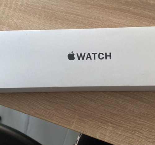 Продам коробку Apple Watch SE Gold Aluminum