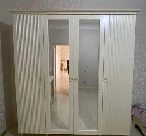 Шкаф распашной