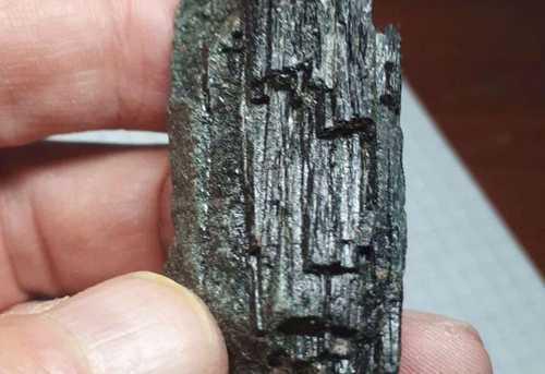 Камни и минералы Черный турмалин Шерл