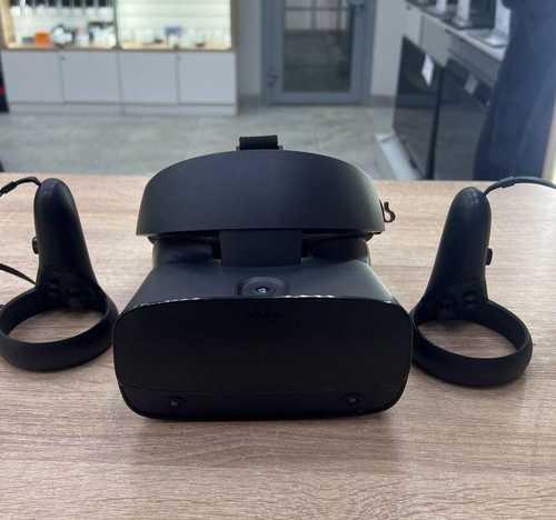 Шлем виртуальной реальности Oculus Rift S