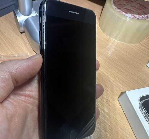 Снятый оригинальный экран iPhone se 2020