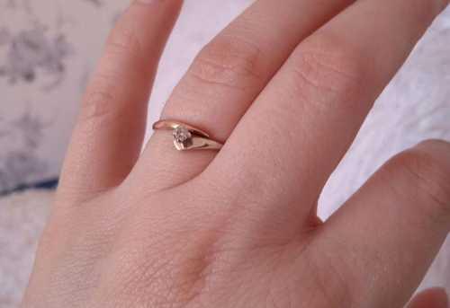 Золотое кольцо с бриллиантом 1 карат, нежное 16р