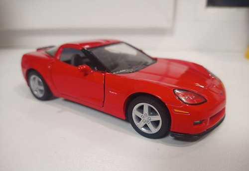 Модель автомобиля Chevrolet Corvette Kinsmart 1/36