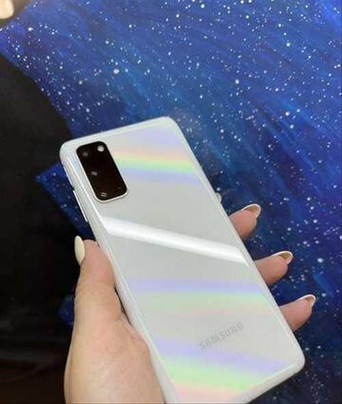 Samsung Galaxy S20 белый
