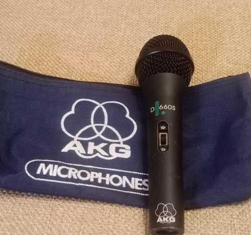 Студийный микрофон AKG D600S и кабели XLR