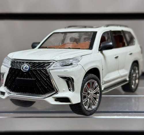 Модель автомобиля Lexus LX 570 металл