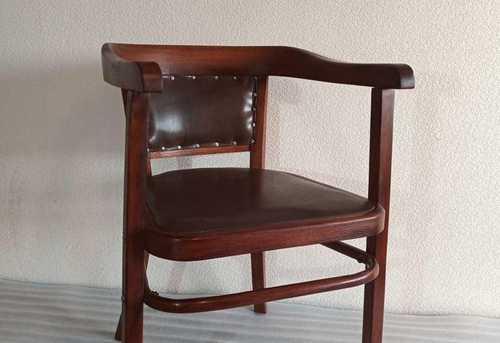 Антикварное кресло стул