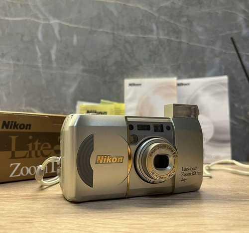 Пленочный фотоаппарат Nikon Lite Touch Zoom 120ED