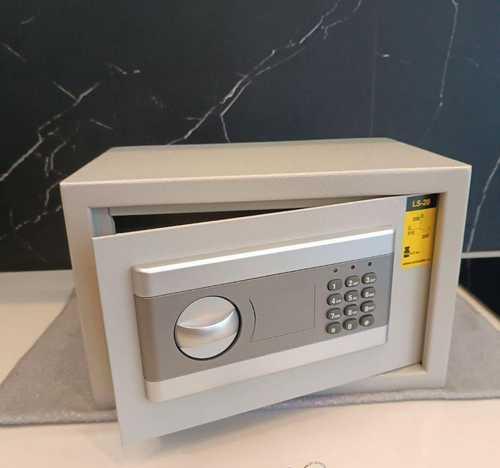 Сейф Onix LS-20