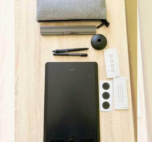 Wacom Intuos Pro Medium Paper Edition (PTH-660P)