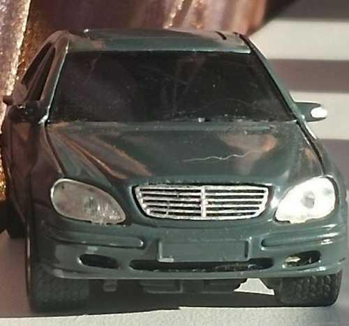 Модель автомобиля mercedes