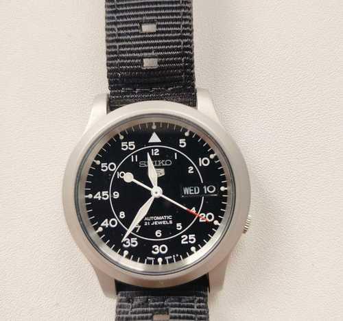 Часы наручные Seiko 5 SNK809K2