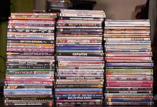 DVD диски с фильмами, 136 штук