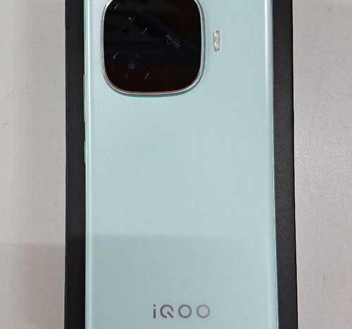 Vivo iQOO Z9 Turbo, 12/256 ГБ