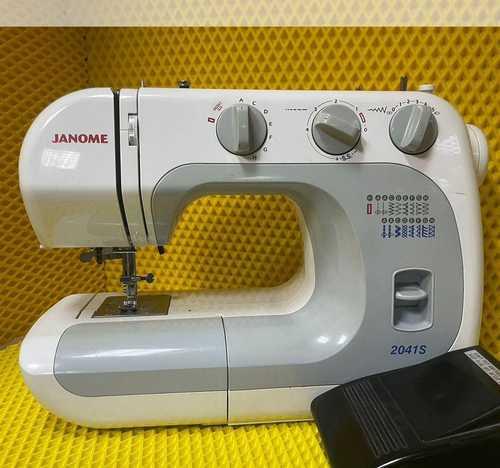 Швейная машина Janome 2041S