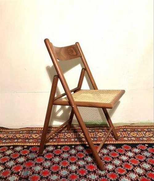 Винтажный складной стул с ротангом