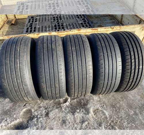 Kumho Ecsta HS51 235/55 R17