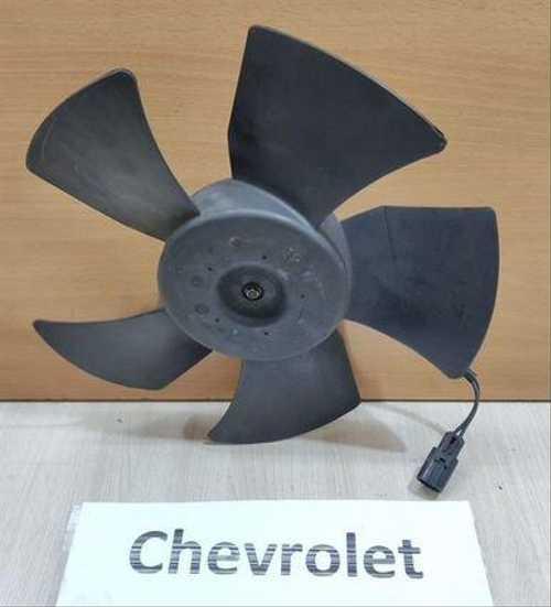 Вентилятор радиатора основного Chevrolet Evanda 04