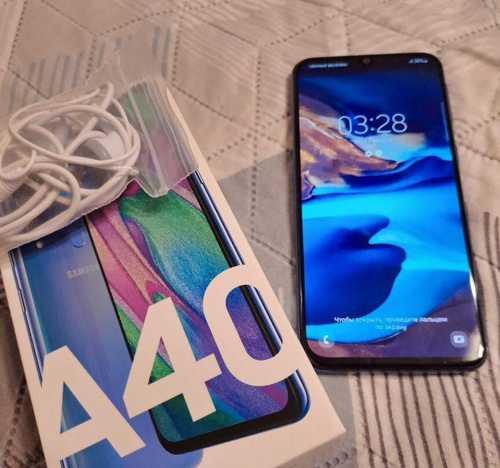 Samsung Galaxy A40, 4/64 ГБ