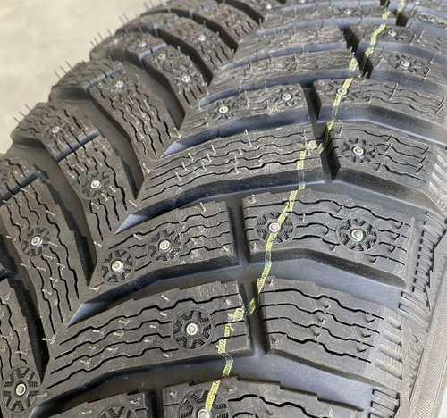 Michelin X-Ice North 4 SUV 235/65 R18 110T